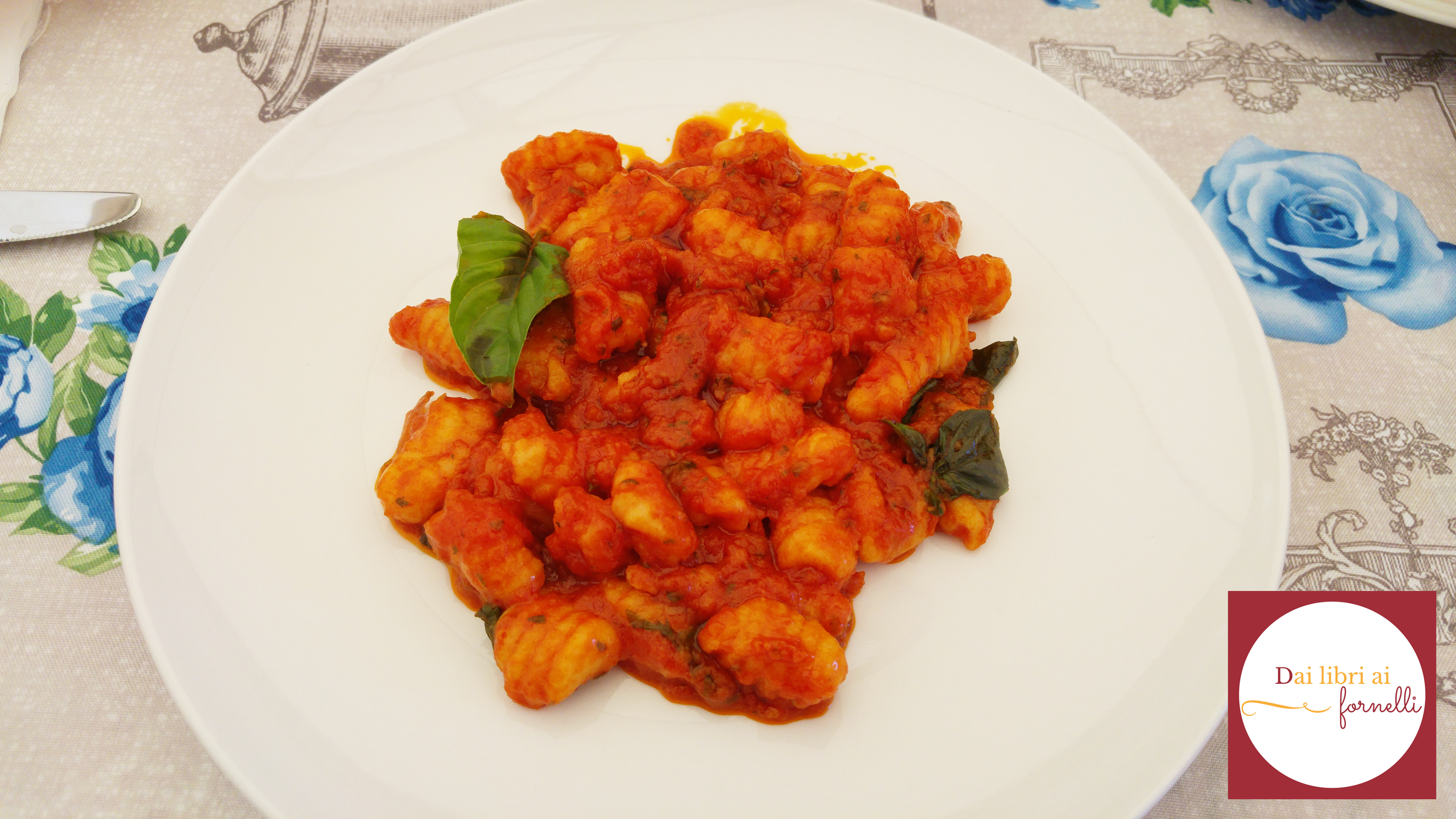 Gnocchetti sardi al pomodoro fatti a mano | Dai libri ai fornelli